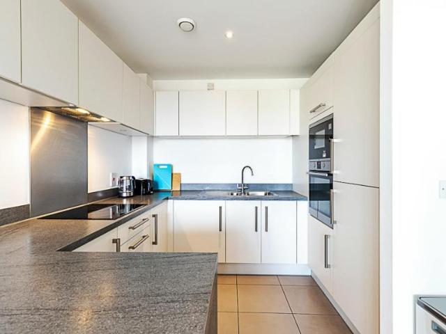 For Rent 2 Bedroom Apartment London London DS103120241
