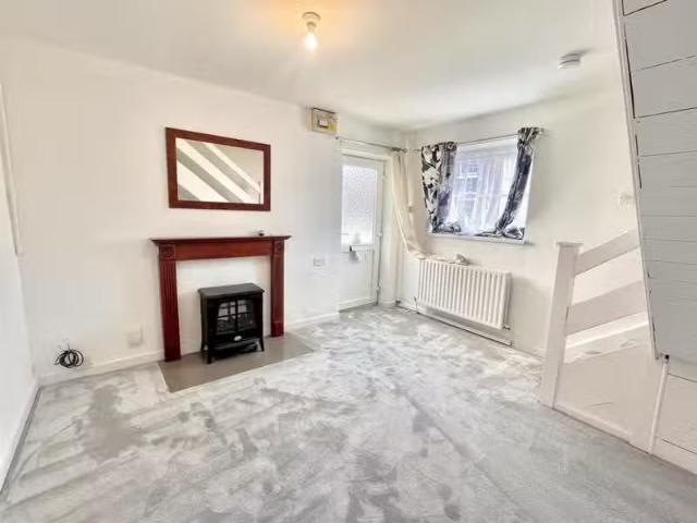 Charming 2 bedroom detached house for rent in 21B Toms Town La.