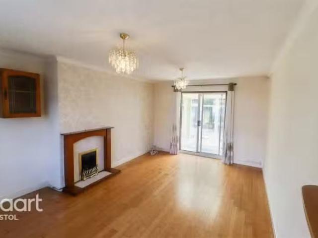 Rental! 2 bedroom end of terrace house for rent in Fulford Roa.