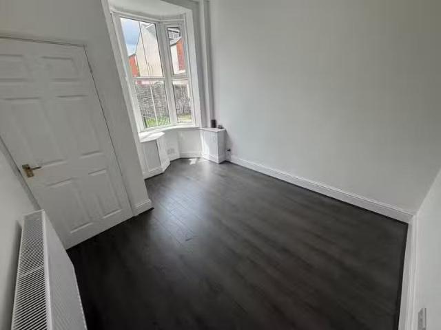 Unique 2 bedroom end of terrace house for rent in Harold Terra.