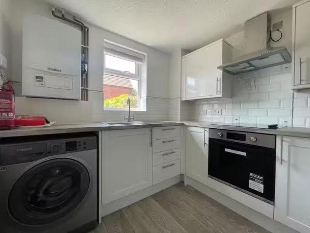 Unique 2 bedroom end of terrace house for rent in Packwood Clo.