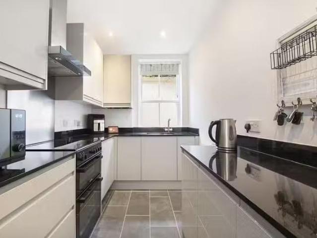 Nice 2 bedroom flat to rent in Hampstead, London
