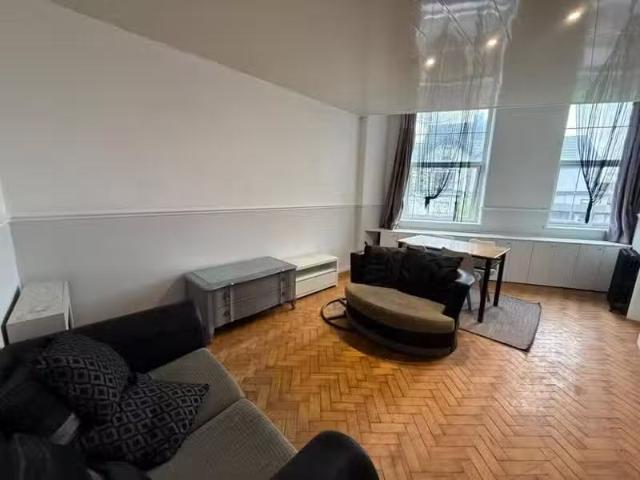 Cheap 2 bedroom flat for rent in Walton Park Mansions, Walton.