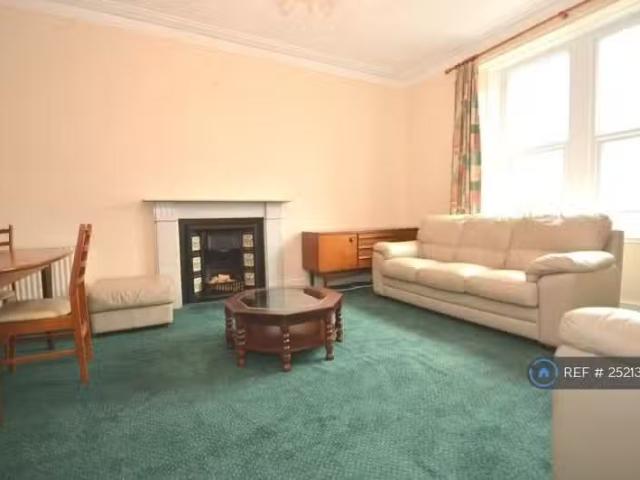 Charming 2 bedroom flat for rent in Cotham Lawn Road, Bristol.
