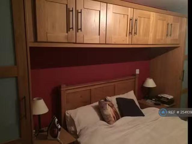 Just in! 2 bedroom flat for rent in Esinteraction Street, Birm.