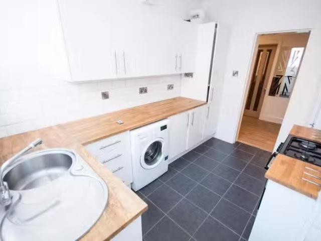 Cozy 2 bedroom flat for rent in Green Road, Charminister, BH9
