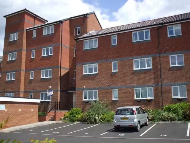New 2 bedroom flat for rent in Palmerston Court, Palmerston Av.