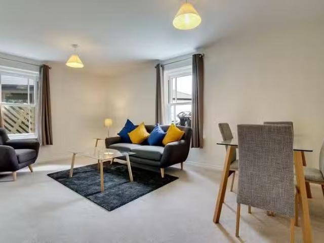 Nice 2 bedroom flat for rent in Richmond House, 6 Highfield Ro.