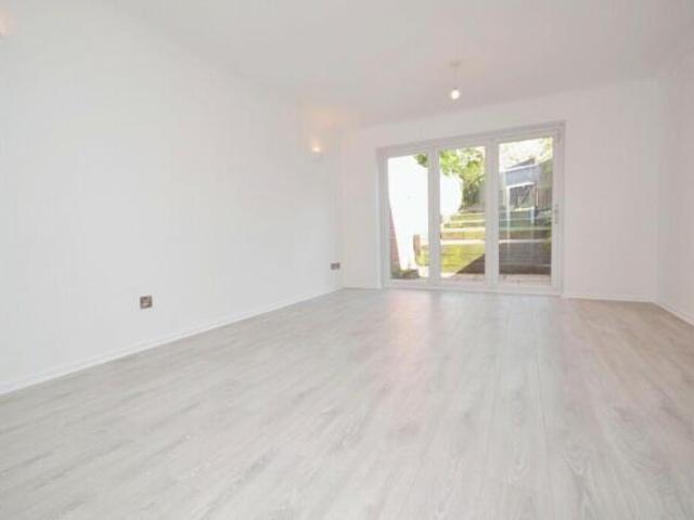 For Rent 2 Bedroom House Billericay Essex DS101924190