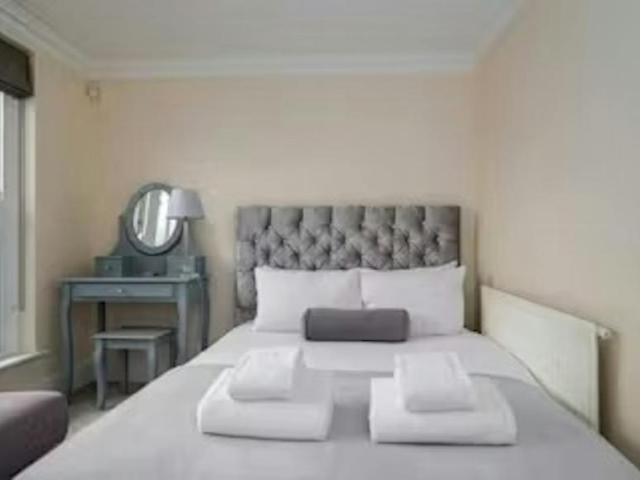 For Rent 2 Bedroom House London London DS103180043