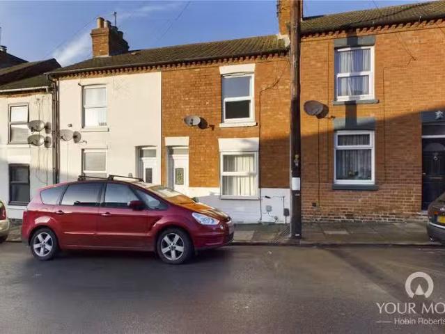 Cozy 2 bedroom House to rent, Lower Adelaide Street, Northampt.