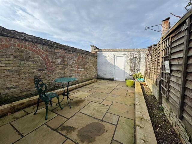 For Rent 2 Bedroom House Thurrockc Great London DLS100812685