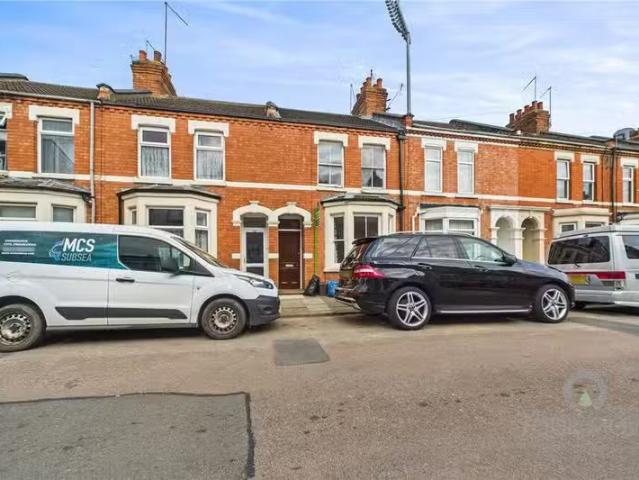 New 2 bedroom Mid Terrace House to rent, Clarke Road, Abington.