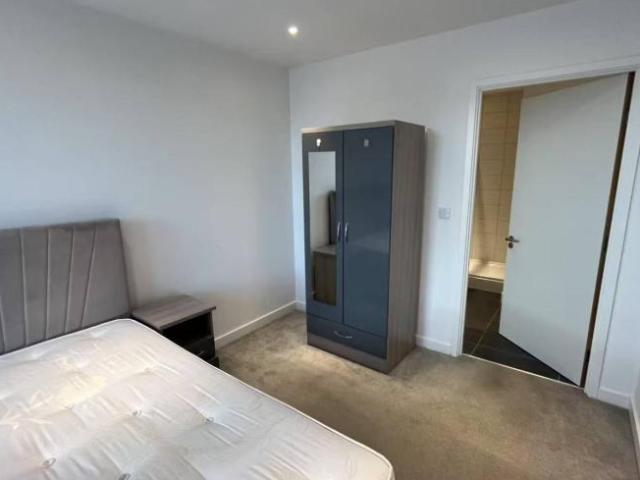 For Rent 2 Bedroom Shared Living/roommate Manchester Manchester DS102554488