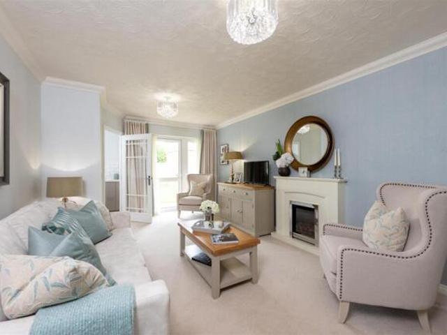 For Rent 2 Bedroom Shared Living/roommate Bagshot Surrey DS101850009