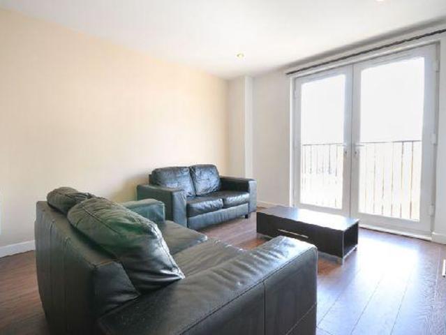 For Rent 2 Bedroom Shared Living/roommate Greater London England DS96648220