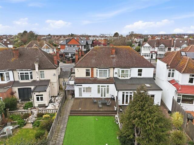 For Rent 2 Bedroom Shared Living/roommate Ilford Great London DS101755103