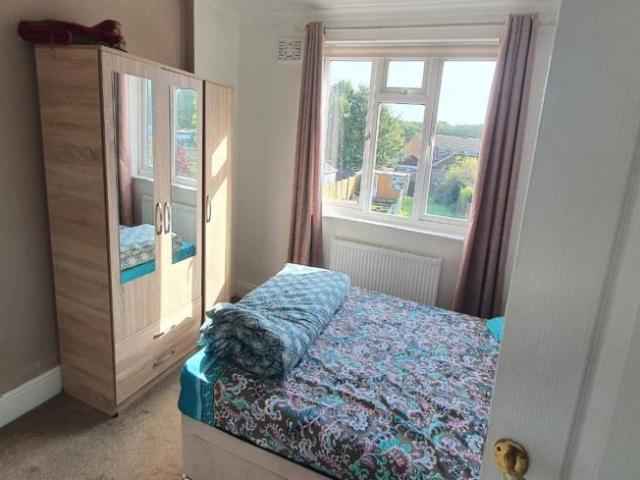 For Rent 2 Bedroom Shared Living/roommate London London DLS101815146