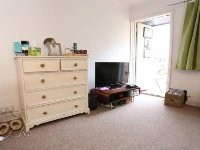 For Rent 2 Bedroom Shared Living/roommate London London DLS101836818