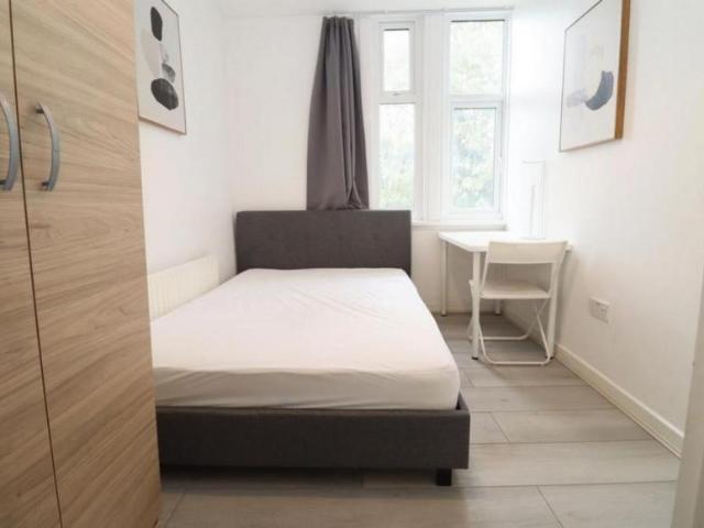 For Rent 2 Bedroom Shared Living/roommate London London DLS90559706