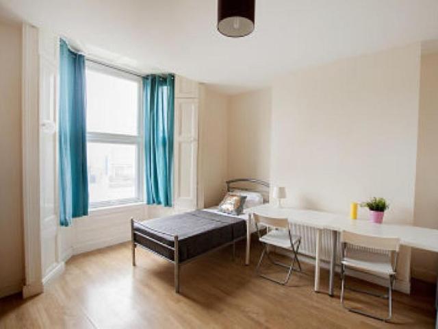 For Rent 2 Bedroom Shared Living/roommate London London DLS90560115