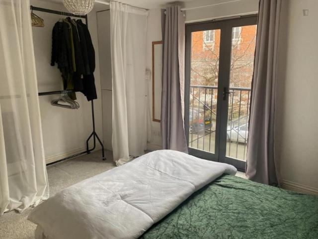 For Rent 2 Bedroom Shared Living/roommate London London DLS90562014