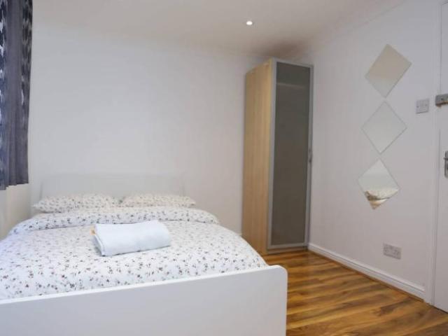 For Rent 2 Bedroom Shared Living/roommate London London DLS93973918