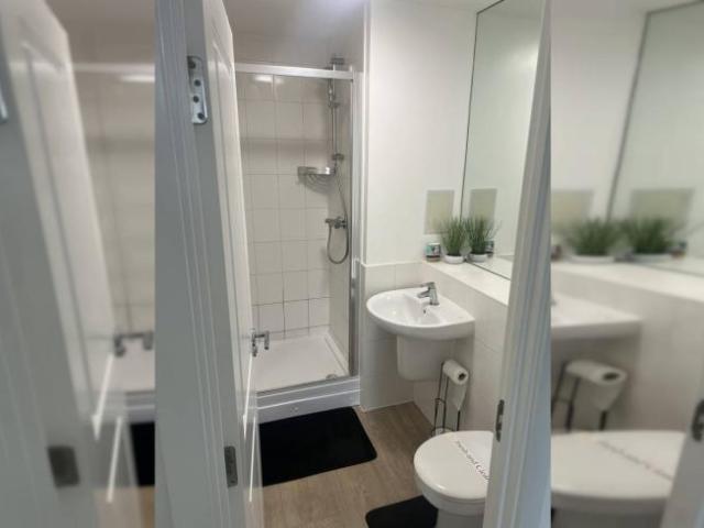 For Rent 2 Bedroom Shared Living/roommate London London DLS95626669