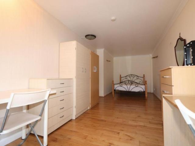 For Rent 2 Bedroom Shared Living/roommate London London DS90559748