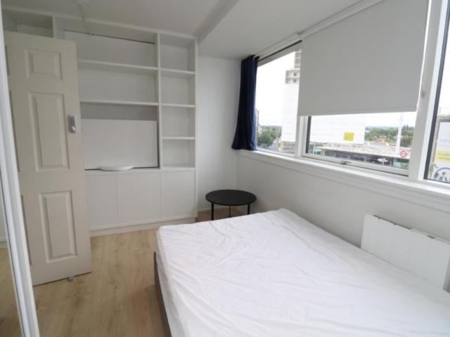 For Rent 2 Bedroom Shared Living/roommate London London DS90560857