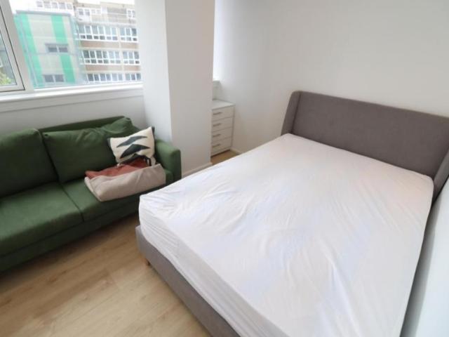 For Rent 2 Bedroom Shared Living/roommate London London DS90560871
