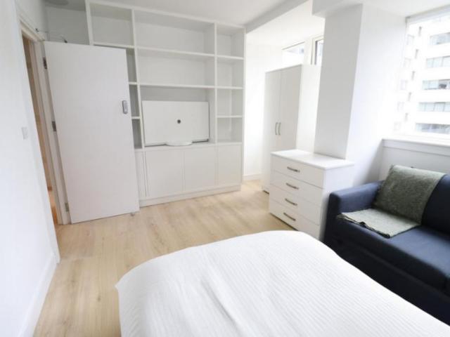 For Rent 2 Bedroom Shared Living/roommate London London DS90560926