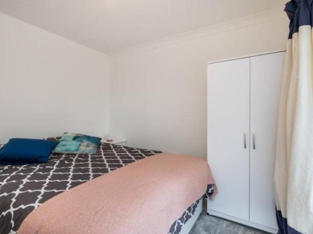 For Rent 2 Bedroom Shared Living/roommate London London DS95120312