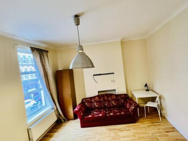 For Rent 2 Bedroom Shared Living/roommate London London DS95786481