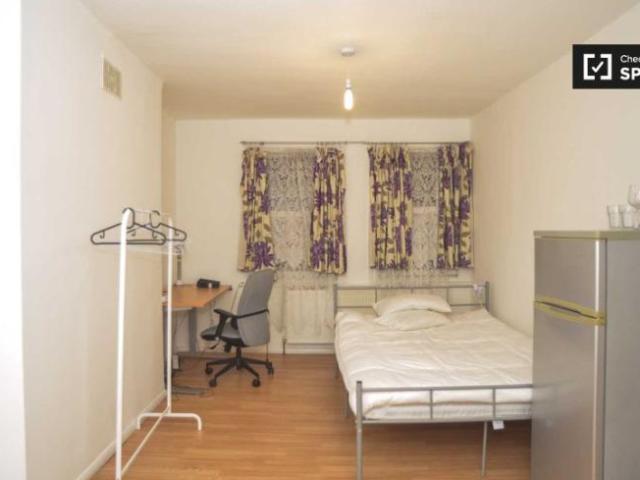 For Rent 2 Bedroom Shared Living/roommate London London DS101771612