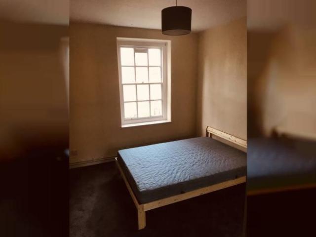 For Rent 2 Bedroom Shared Living/roommate London London DS101771270