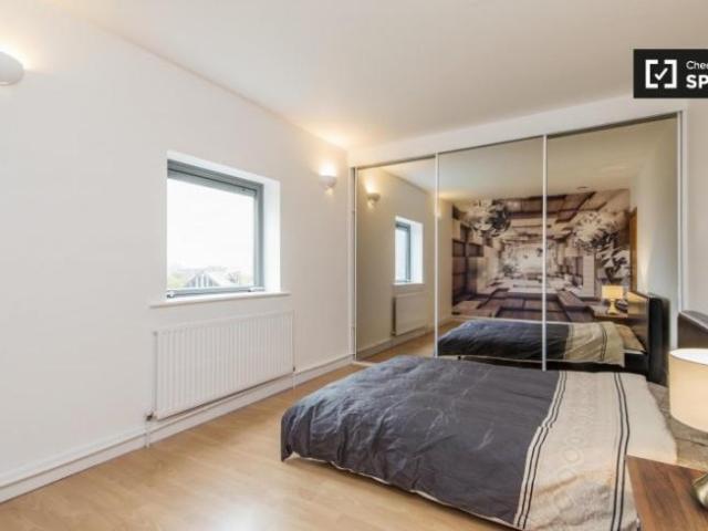 For Rent 2 Bedroom Shared Living/roommate London London DS101843458