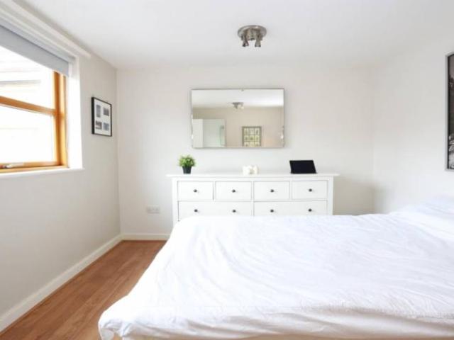 For Rent 2 Bedroom Shared Living/roommate London London DS101854228