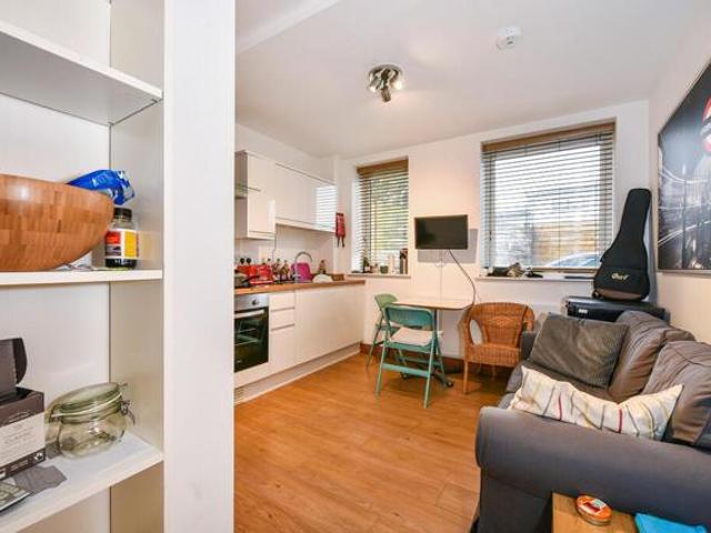 For Rent 2 Bedroom Shared Living/roommate Winchester Hampshire DS100060162