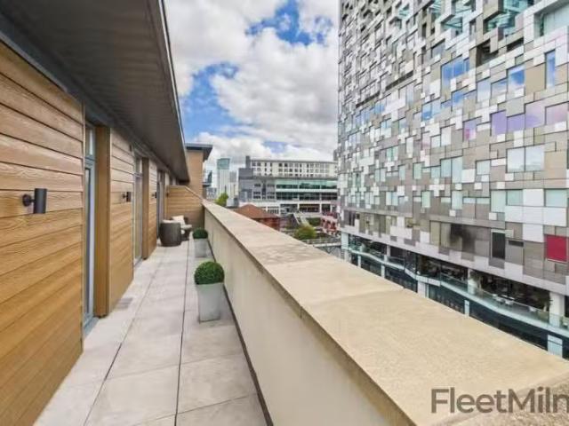New 2 bedroom penthouse for rent in Canal Wharf, Waterfront Wa.