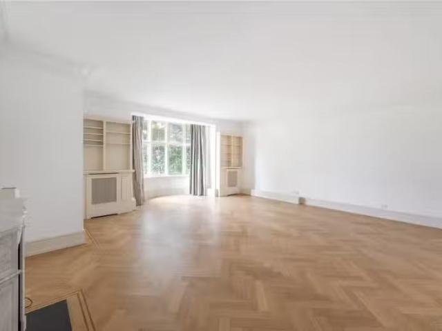 Cozy 2 bedroom property to let in Victoria Road, Kensington, L.