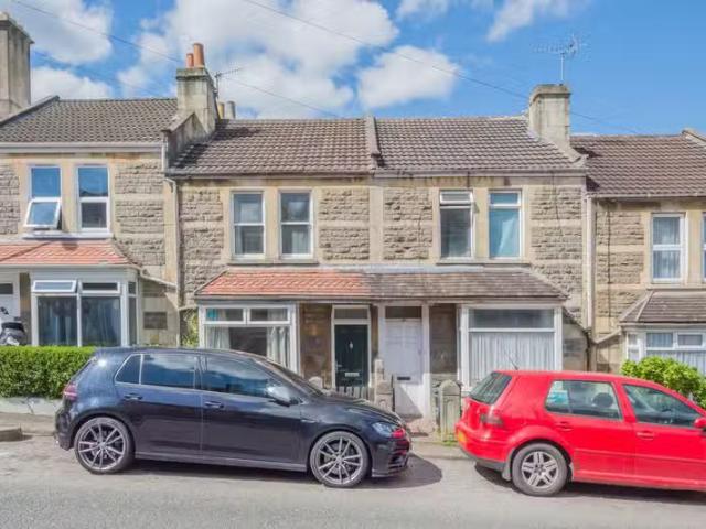 For Rent! 2 bedroom terraced house for rent in Coronation Aven.
