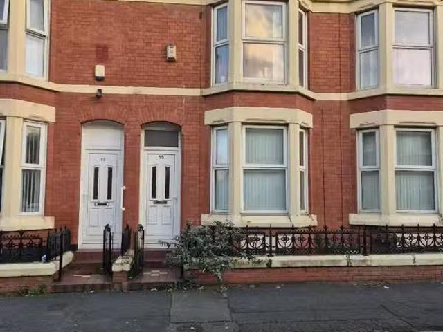 Cozy 2 bedroom terraced house for rent in Adelaide Road, Liver.