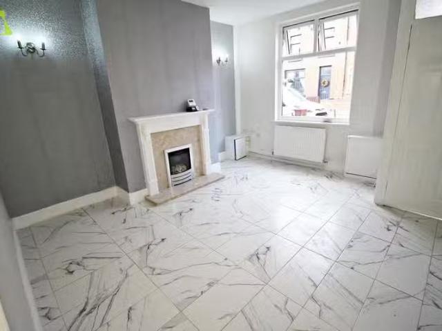 Just in! 2 bedroom terraced house for rent in APPLY ONLINE W.