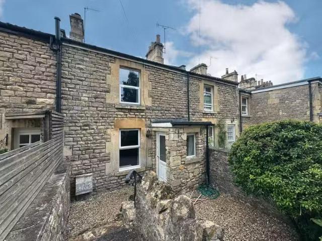For Rent! 2 bedroom terraced house for rent in Seven Acre Lane.