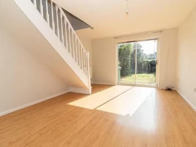 Cozy 2 bedroom terraced house for rent in Skibereen Close, Pon.