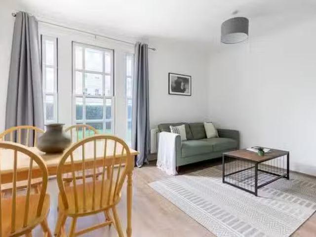 Cheap 2 BR Middleton Road