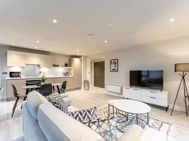 Deal! 2 BR Broad Street