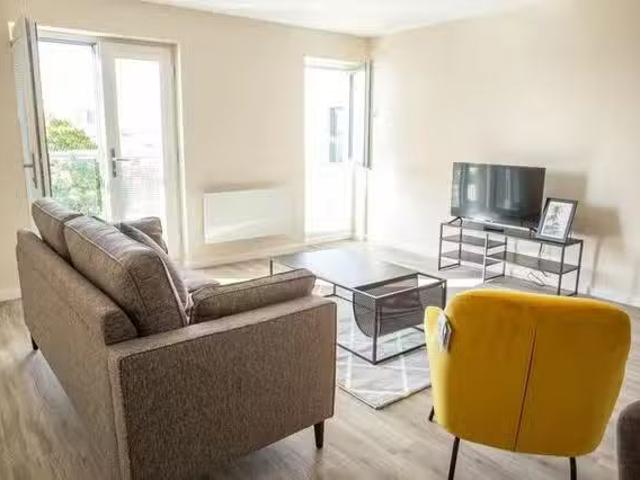 Cheap 2 BR City Road