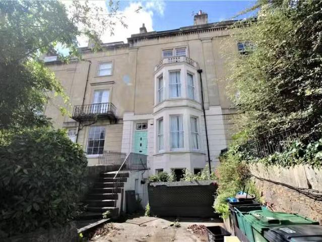 For Rent! 2 BR Parking for rent in Pembroke Road, Bristol, BS8